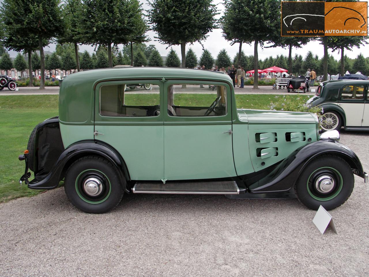 Peugeot 301 CR Berline '1933.jpg